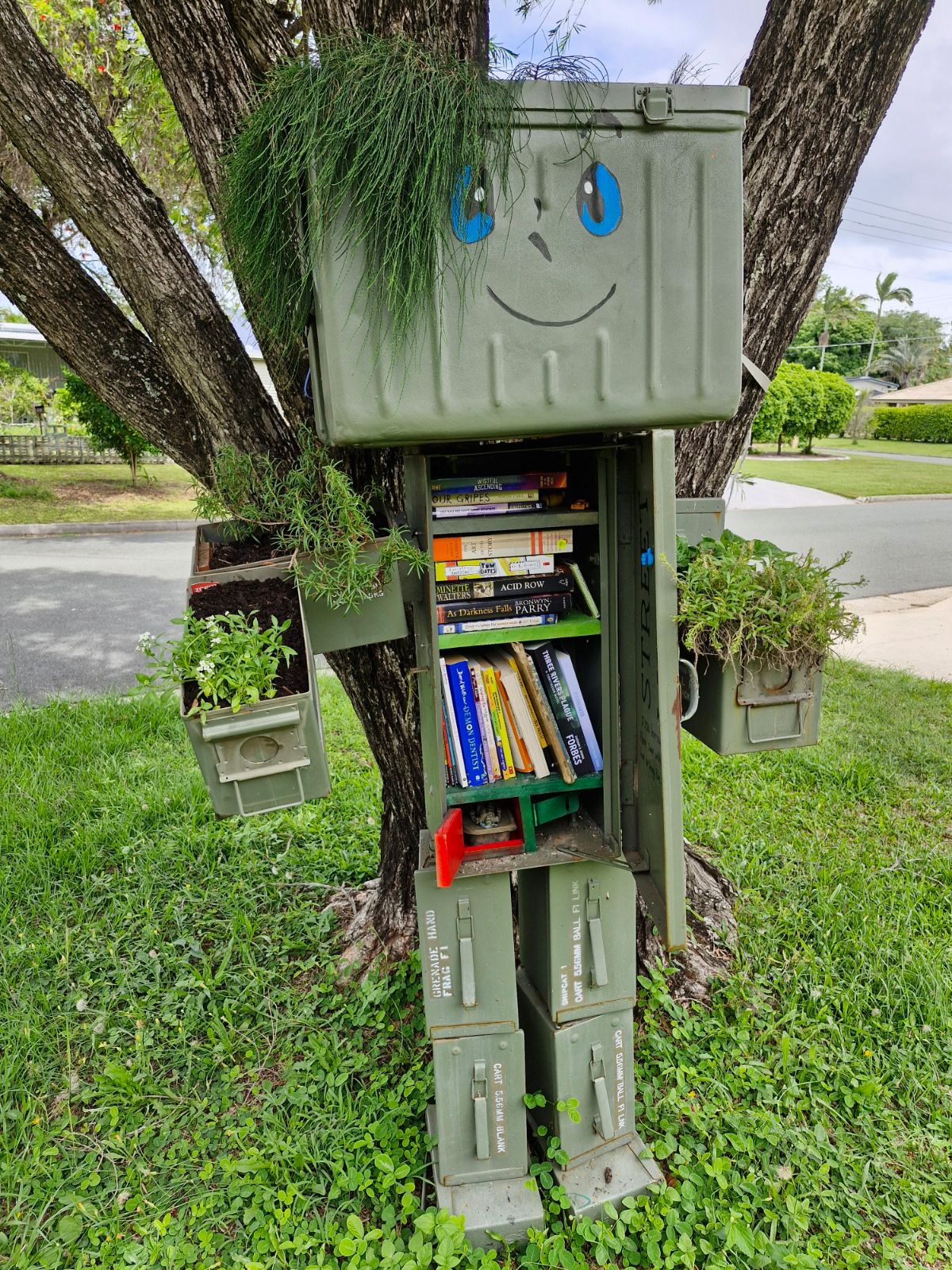 Cache Hiding Themes—January: books and libraries – Official Blog